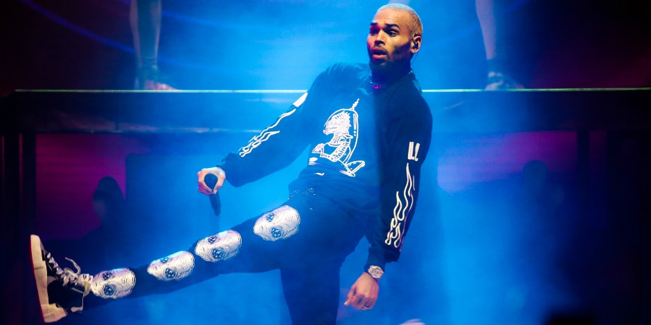 Is Chris Brown Married To Ammika Harris He Showed Off A Wedding Band While Holding Son Yourtango